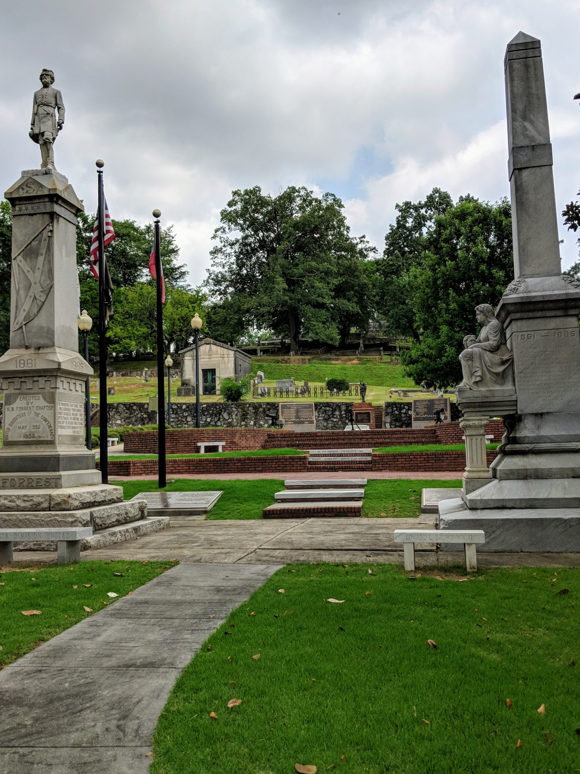 The Beautiful Myrtle Hill Cemetery In Rome, Georgia